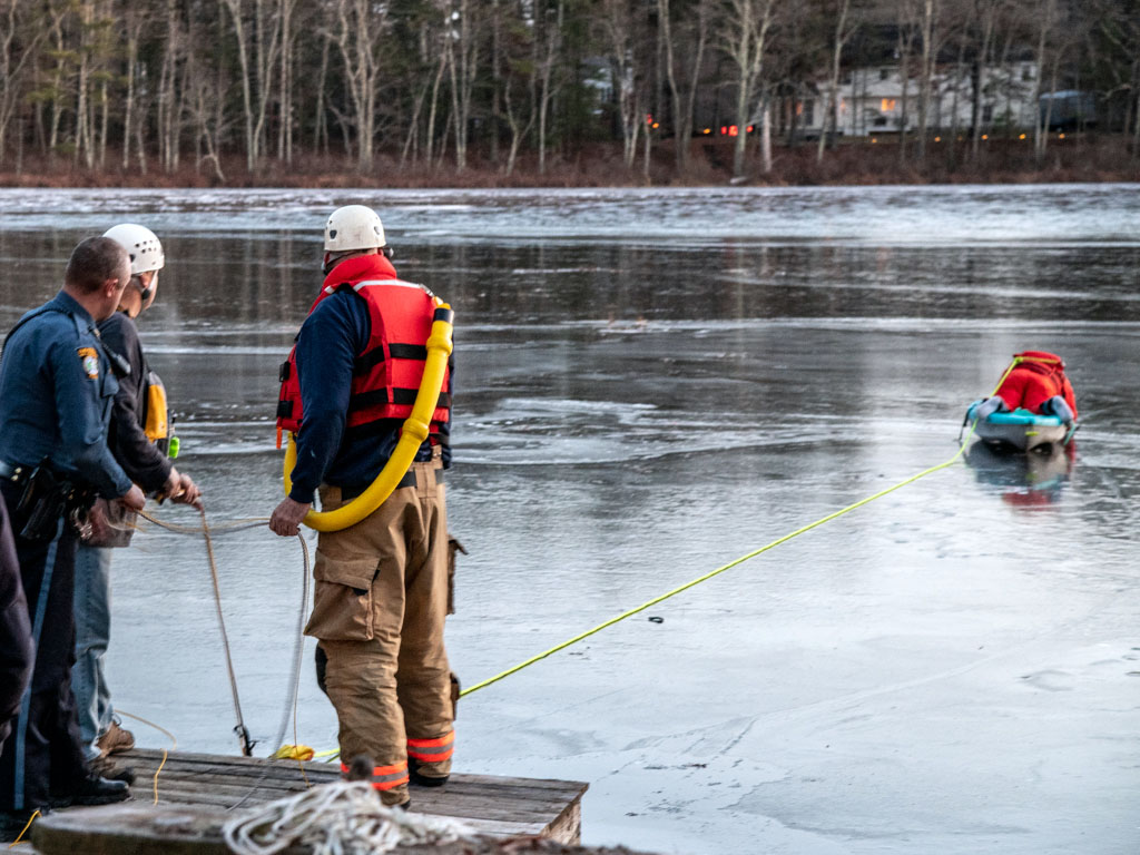 Alert civilians help rescue teen skater who fell through thin ice on ...